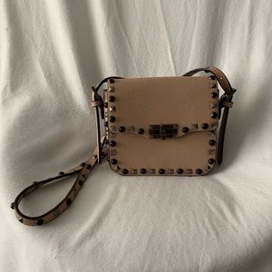 Inzi Handbags on Poshmark
